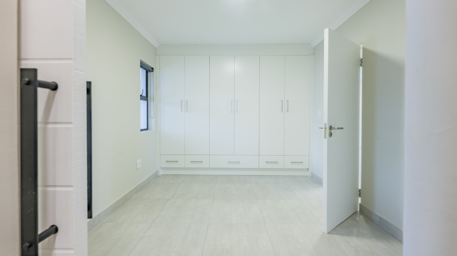 2 Bedroom Property for Rent in Struisbaai R 8 500 per month. 31 Dec 2025